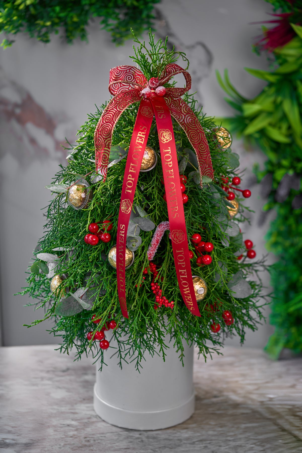 Holly Jolly Christmas Tree | Top Flowers