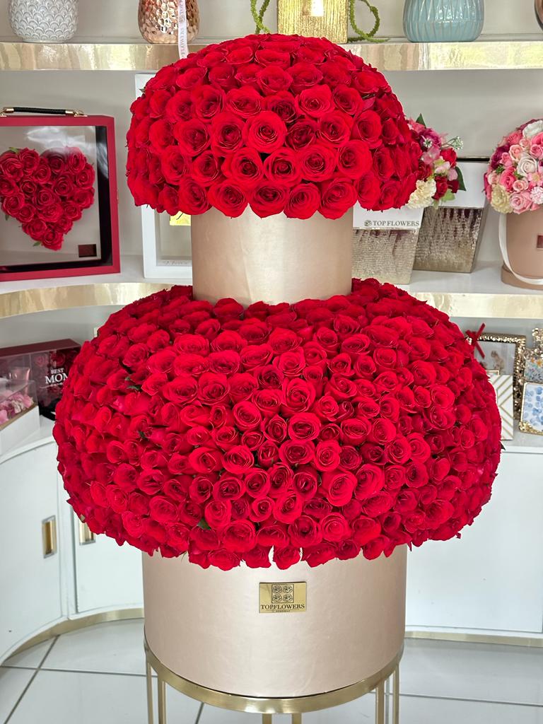 Two Tier Red Roses 500 | Top Flowers