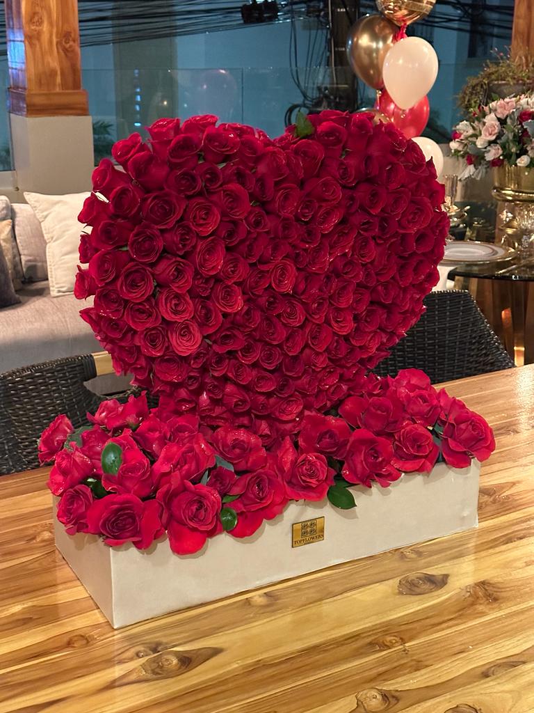 Heart of Roses 120 Roses | Top Flowers
