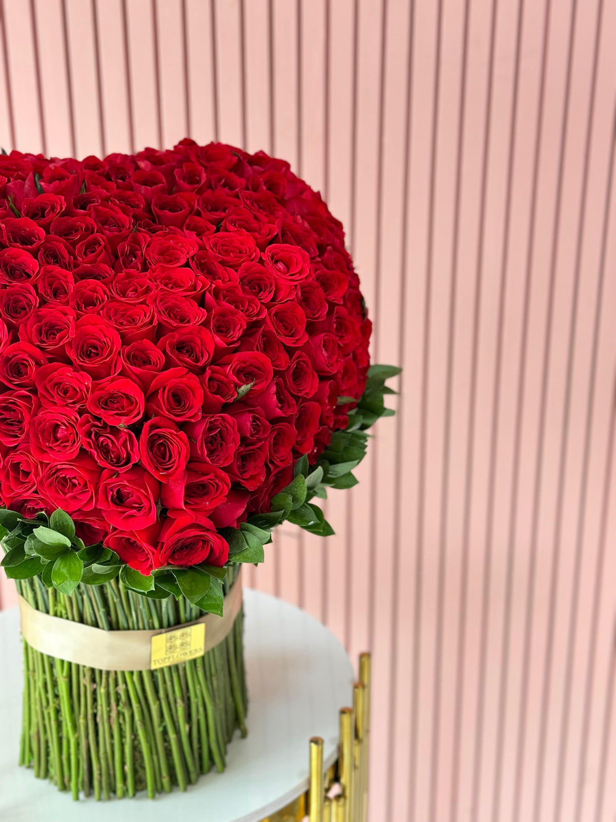 Standing Lover Heart (200 Roses) | Top Flowers
